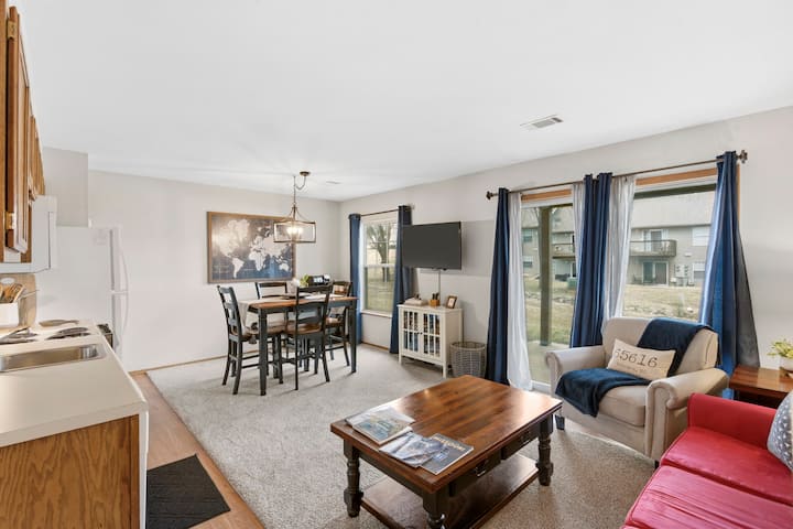 1 Br King Bed! No Cleaning Fees! Guest Favorite! - Branson, MO