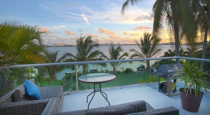 Villa Y Muelle En Zona Hotelera - Cancún