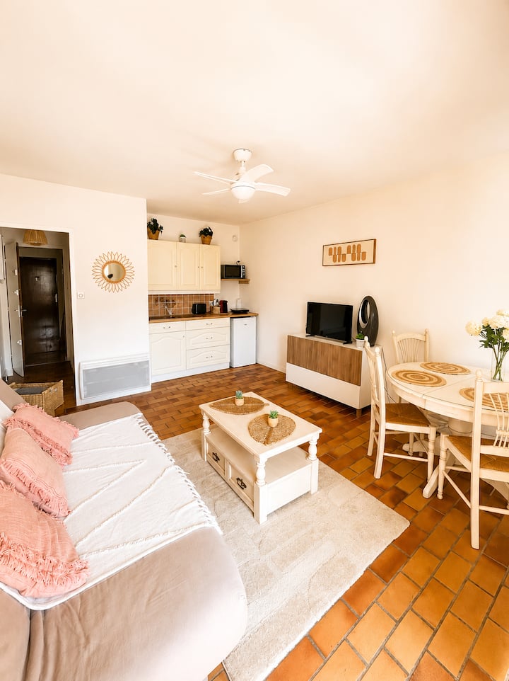 Studio Chaleureux à 3 Min Du Port Du Brusc - Six-Fours-les-Plages