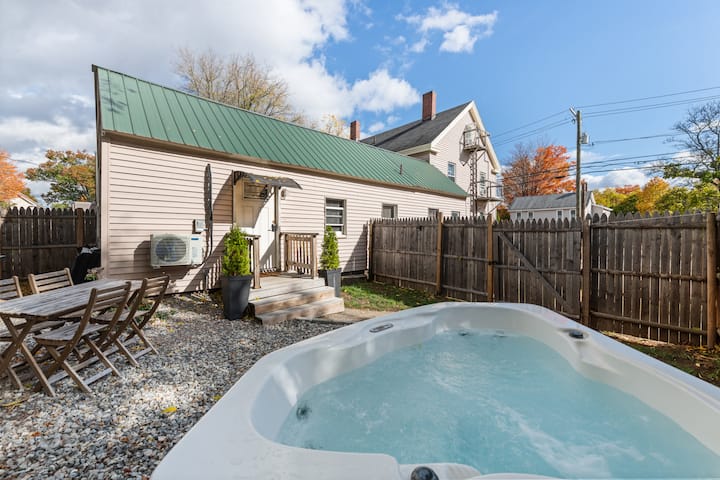 Hot Tub & Patio Retreat ~10 Mins To Gunstock Ski - Belmont, NH