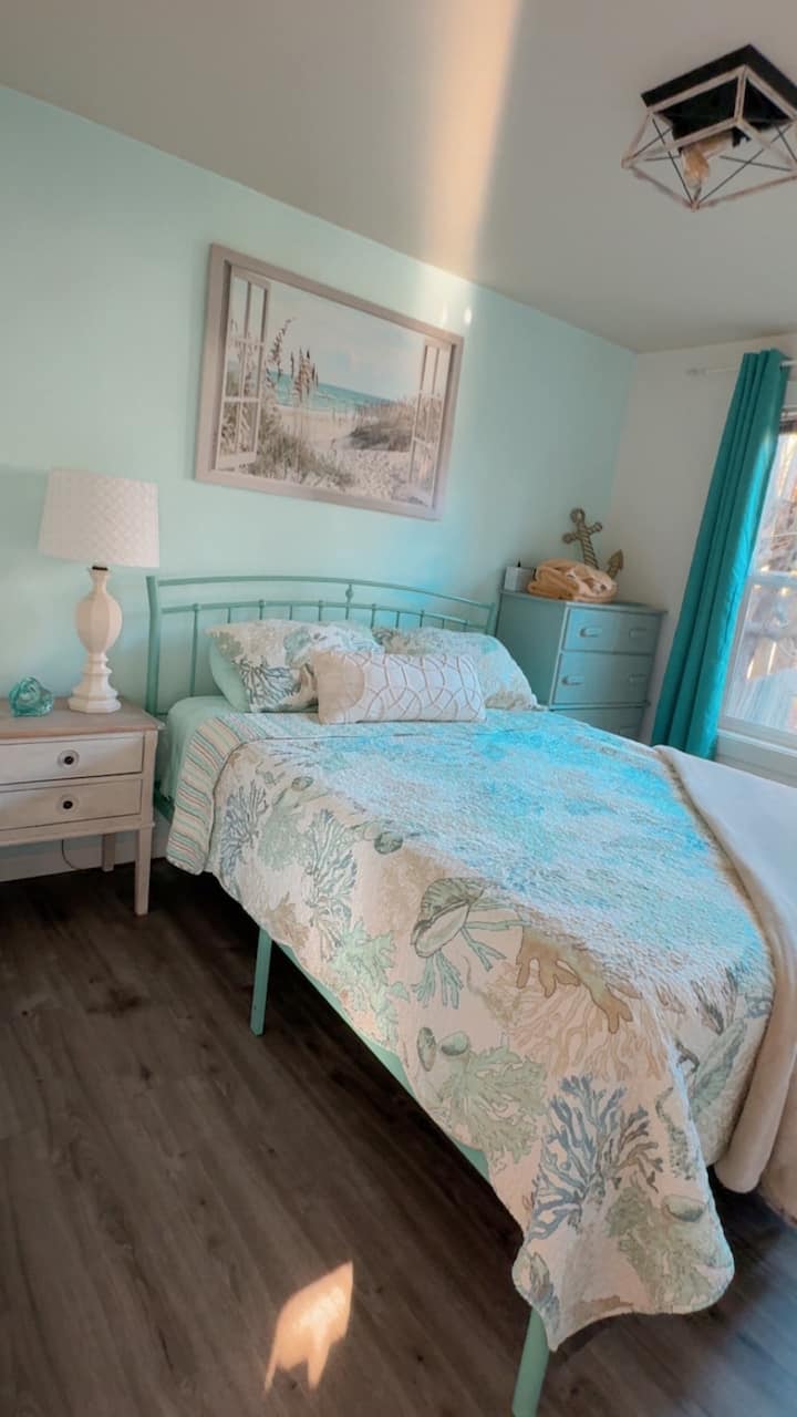 Coastal Botanical Suite - Coos Bay, OR