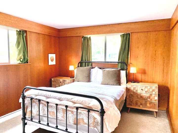 Mid Mod House Walking Distance To Stadium - 앤아버