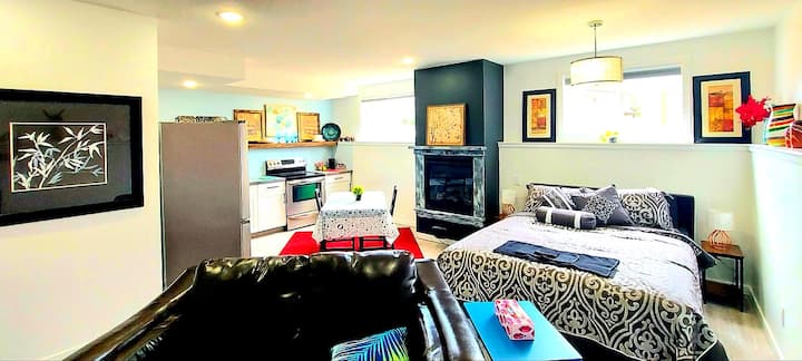 Tranquil Studio Retreat With Modern Elegance - Grande Prairie