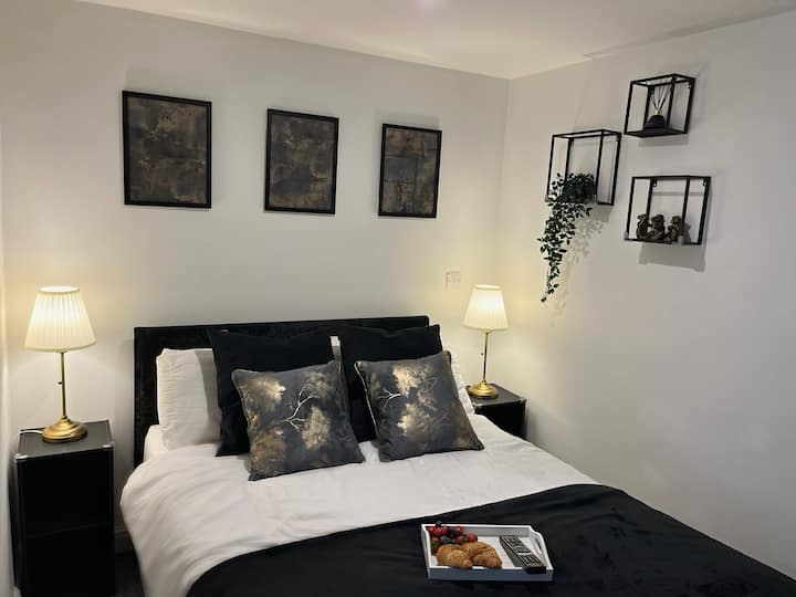 L1 Central City Studio - 3 Guests - Luxury - Wirral