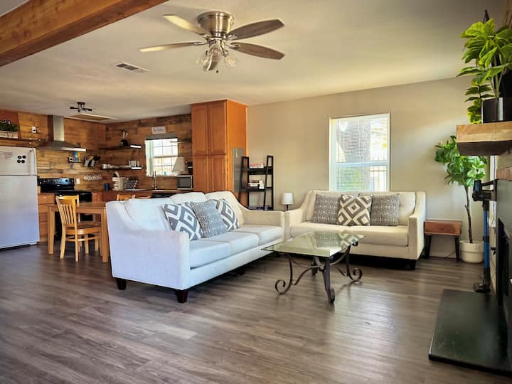 Rustic Charm | Att | Choctaw Stadium | Uta - Arlington, TX