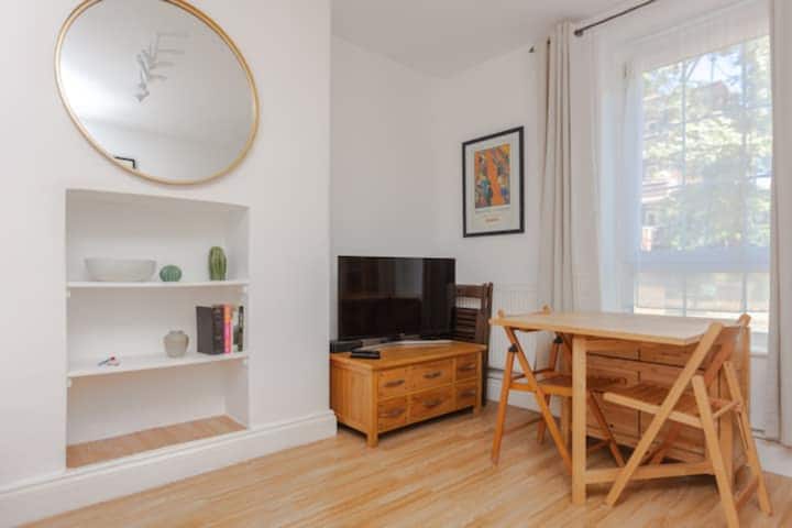 Fantastically Located 2bd Flat In London Bridge - London