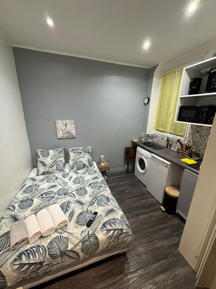 Un Beau Studio Dans Le Secteur Gare De Colombes - Colombes