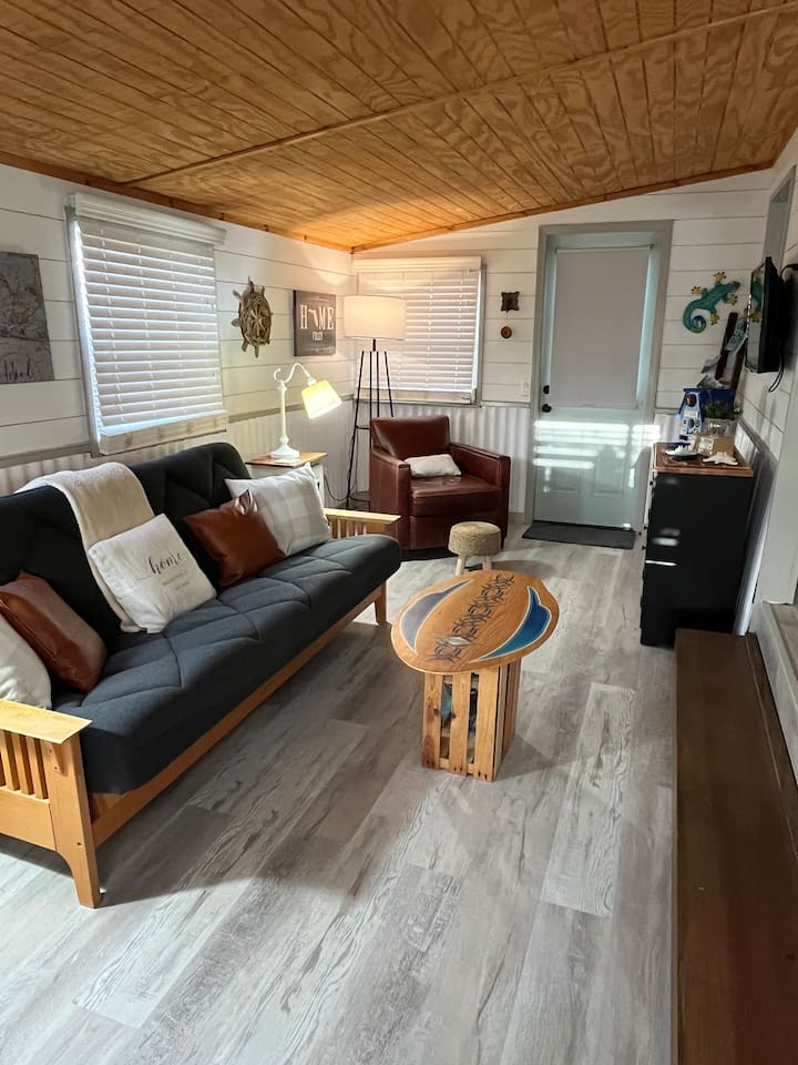 Seas The Day By The Bay - Bradenton Beach, FL