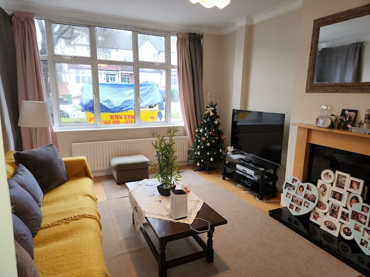 Spacious 3 Bed Home Close To Amenities - 布羅姆利