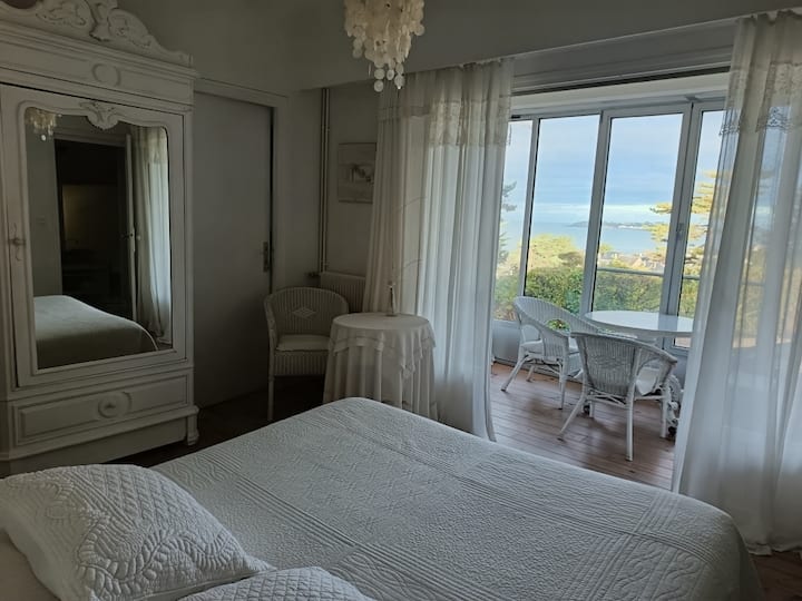 Chambres D'hôtes De Charme Avec Vue  Mer - Granville