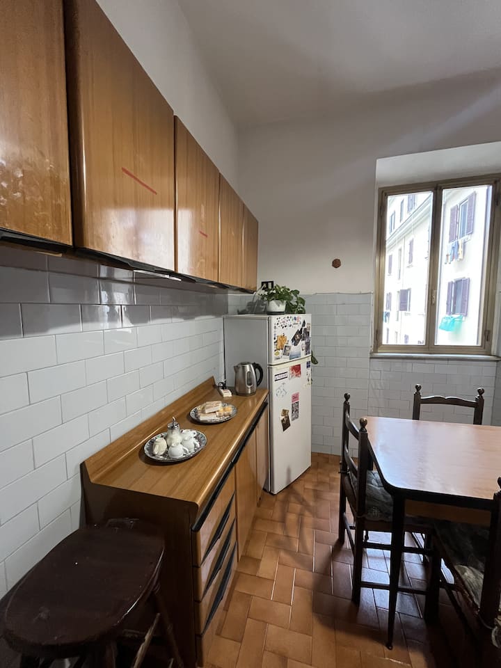 Cozy & Artful Home In Central Rome (S.giovanni)! - Roma