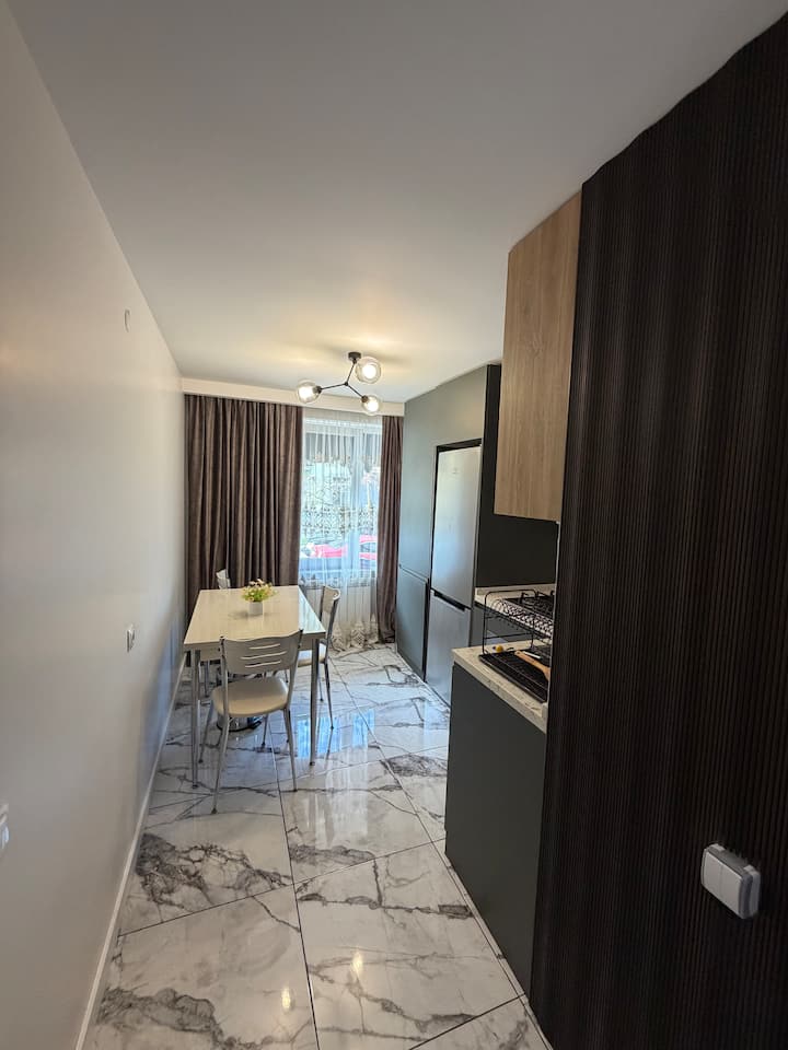 New Renovated Cozy Apartment Near Sea & Park - Batumi