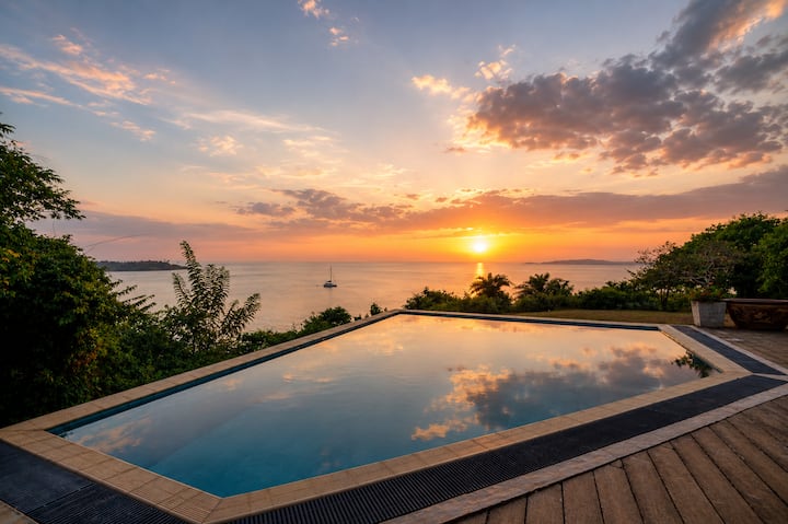 3br Oceanfront Villa With Private Beach & Pool - Mirissa