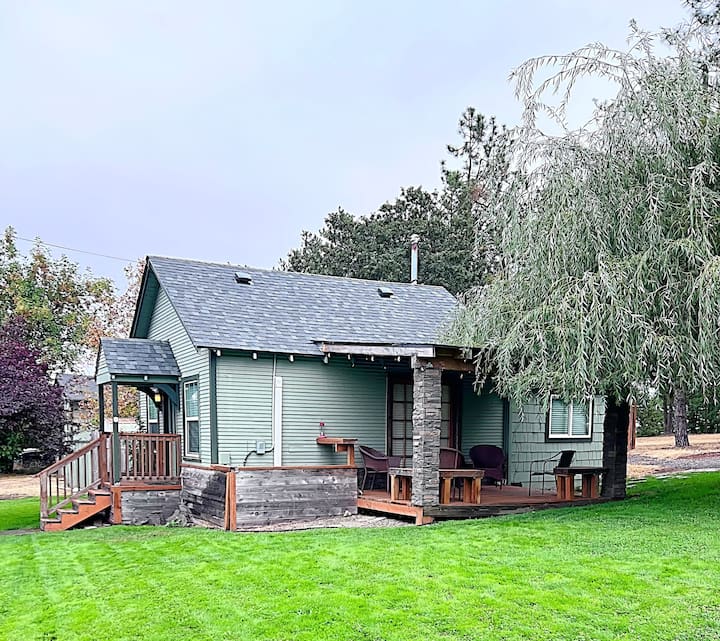 Cozy 2br Cabin Near Eugene & Autzen · Pets Welcome - Springfield, OR