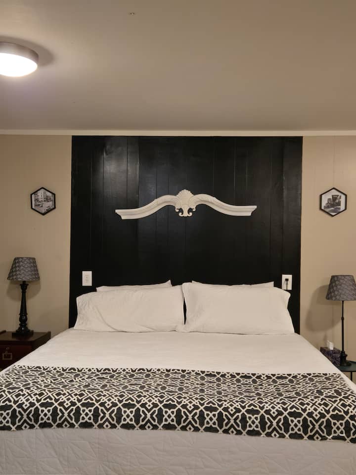 Studio Apartment - Texarkana, TX