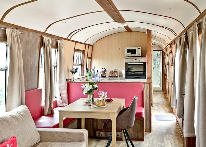Brunel Boutique Railway Carriage 3 - Dawlish Warren
