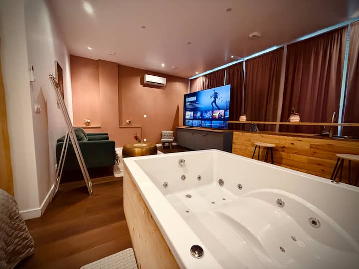 Colline, La Suite Jacuzzi Cinéma Privé - Laxou
