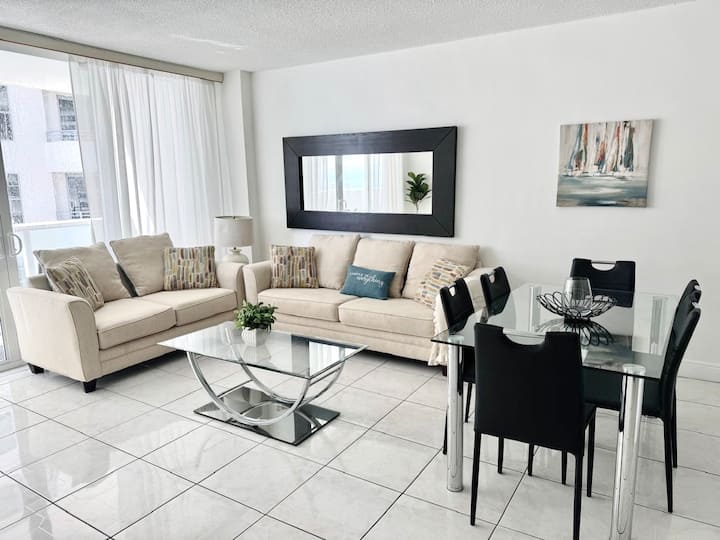 Hermoso Apartamento En Miami Beach, Sobre La Playa - Miami Beach, FL