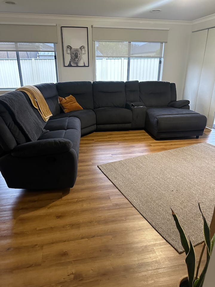 Bedroom With Private Bathroom. - Portland