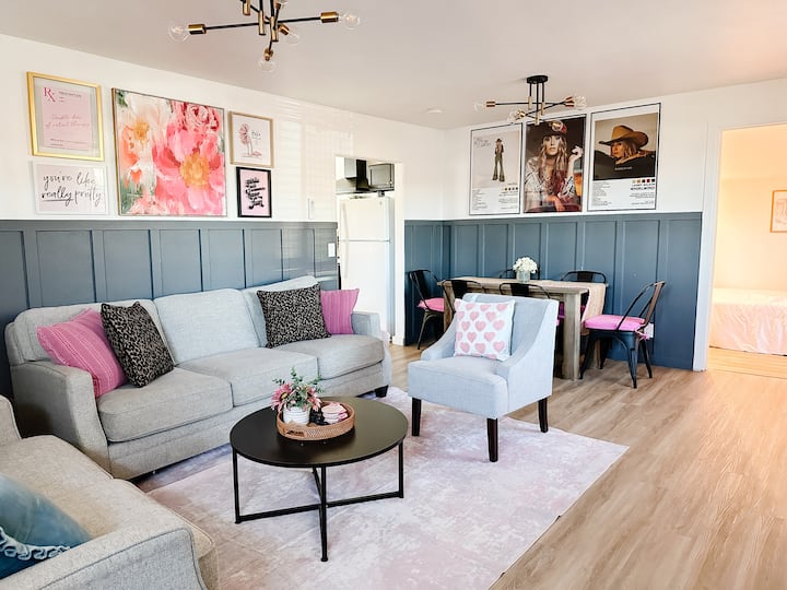 Hold My Halo Hideaway! Downtown Redmond. - Smith Rock State Park, Oregon