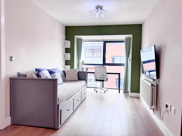 Free Parking-tempur Mattress- Self-checkin House - Birmingham
