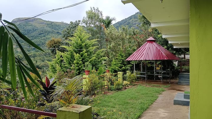 2 Bed Room Riverside Cottage With Mountain View - Marayoor