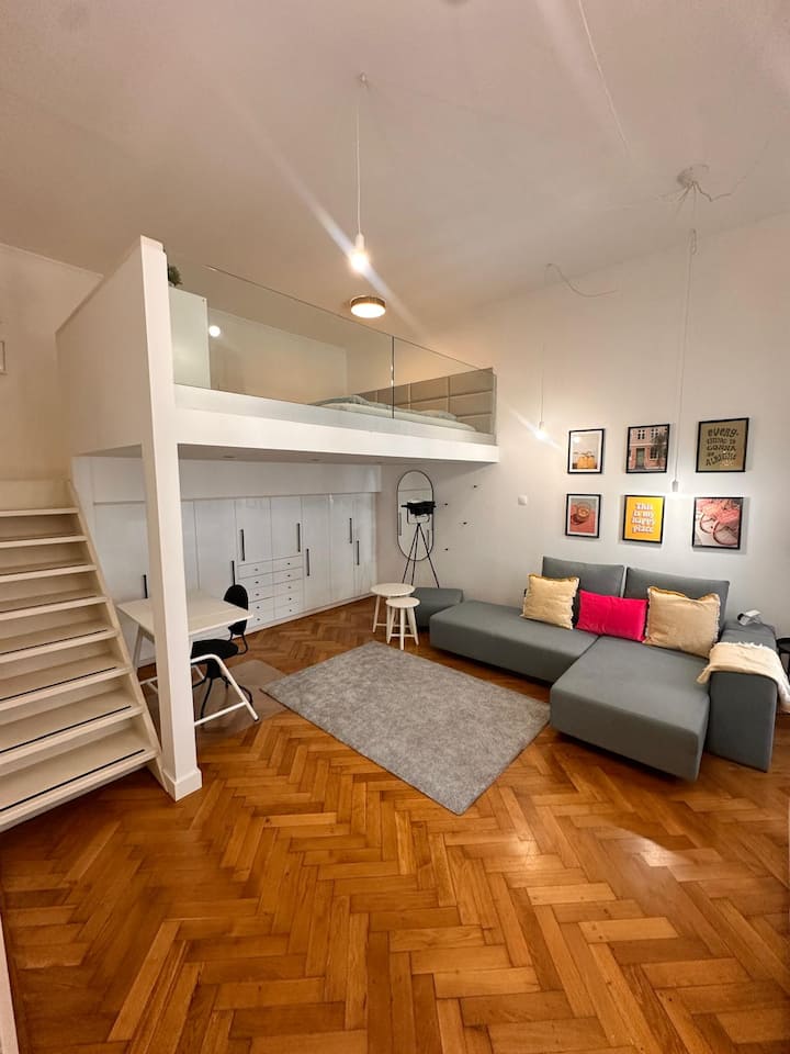 Central Apartment At Liszt Ferenc Square With A/c - Budapest