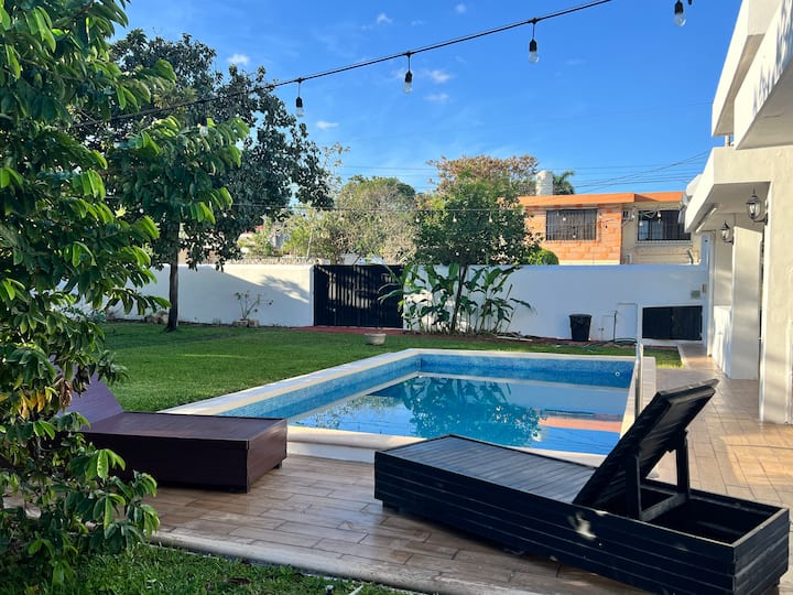 Casa Rivas - Amplia Con Alberca - Mérida, México