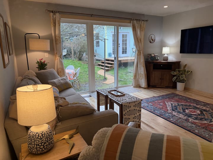 Calm, Private 2-bd W. Oly Home W/ Office Sanctuary - Olympia, WA