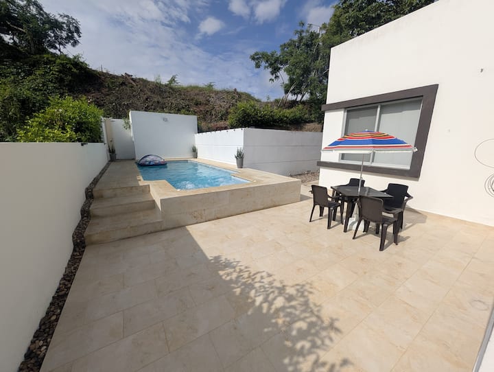 Villa Con Piscina Y Jacuzzi - Ideal Para Grupos. - Carmen de Apicalá