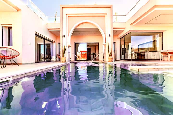 ÉLégante Villa Plage à Pieds & Jacuzzi Chauffé - Tunisia