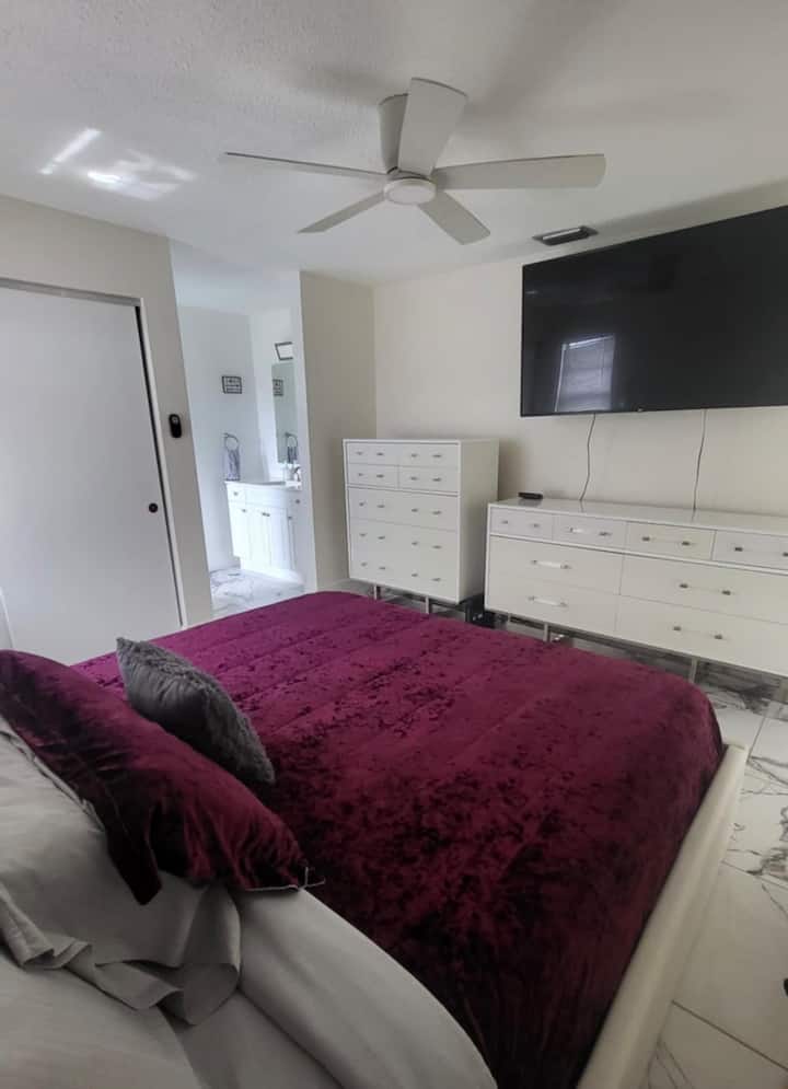 Canal Front New Everything Near Boca Grande Beach - Manasota Key, FL