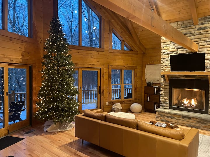 Authentic Log Cabin | Modern Finishes | Hot Tub - Logan, OH