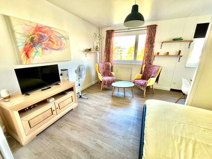Superbe Grand Studio En Résidence Sécurisée - Charleville-Mézières