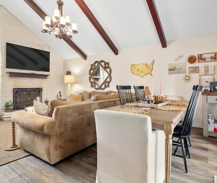 Cozy Up W/coffee/jenkscottage/hot Tub/3b/2bath - Tulsa, OK