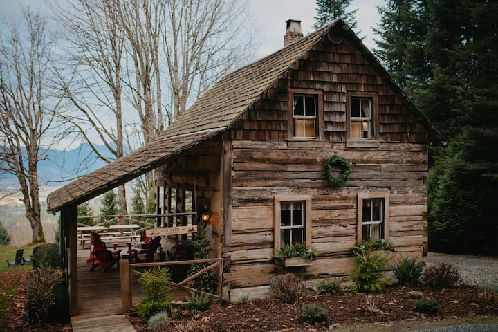 Heritage Cabin In Private Forest Setting - Chilliwack