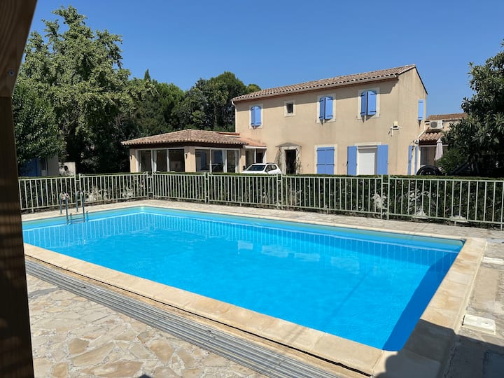 Charmant Logement Avec Piscine - Tarascon
