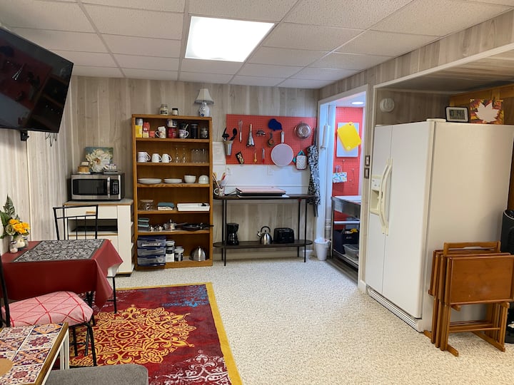 Stary Skies: Quiet Studio Apt, Kitchenette, Pond - Smith Mountain Lake, VA