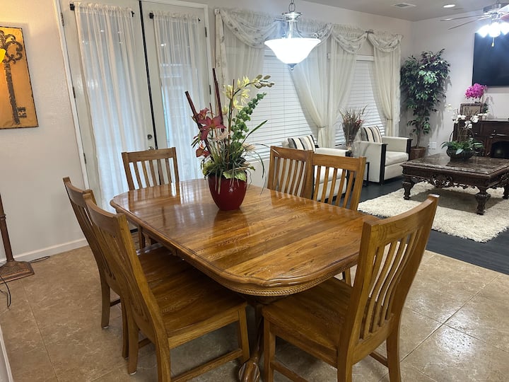 Cozy 2 Bedroom House In A Quiet Neighborhood - Tulare, CA