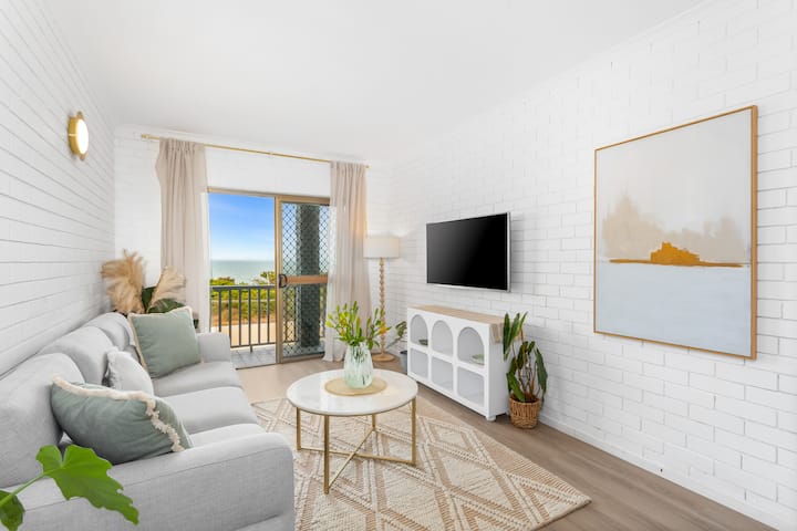 Sunrise Beachfront Getaway - Yeppoon