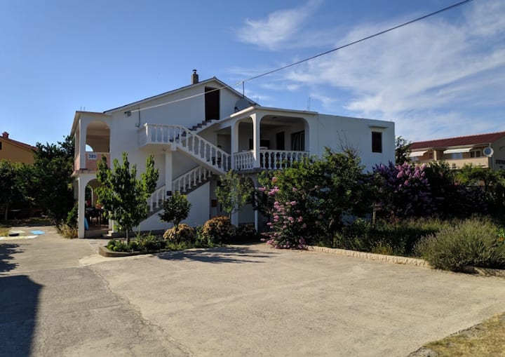 Apartman 6+3 - Lopar