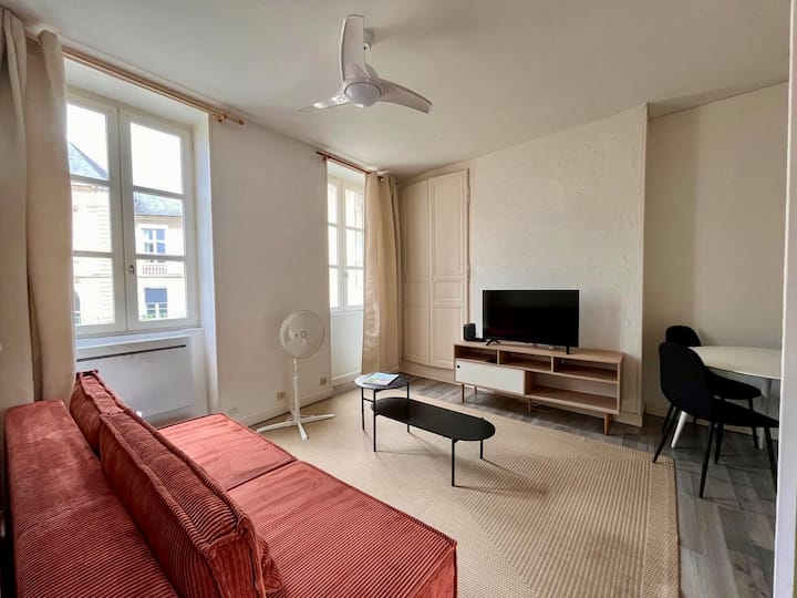 Nevers à La Porte De Paris - T2 Hypercentre - Nevers