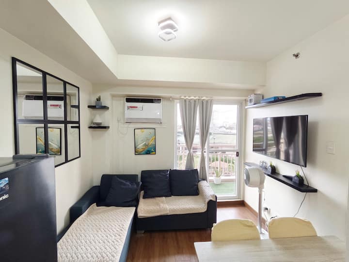 1 Br Condo Near Ortigas Bgc With Parking - Pasig