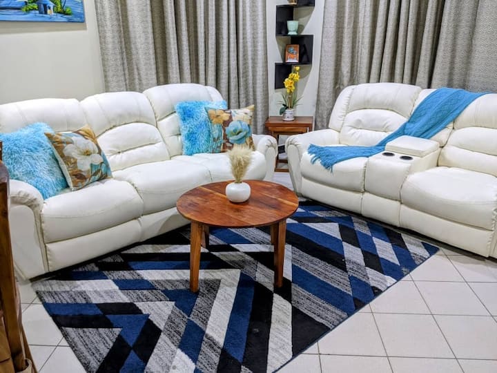The Elegant | Spacious Apt | Near Shopping - Dar es Salaam