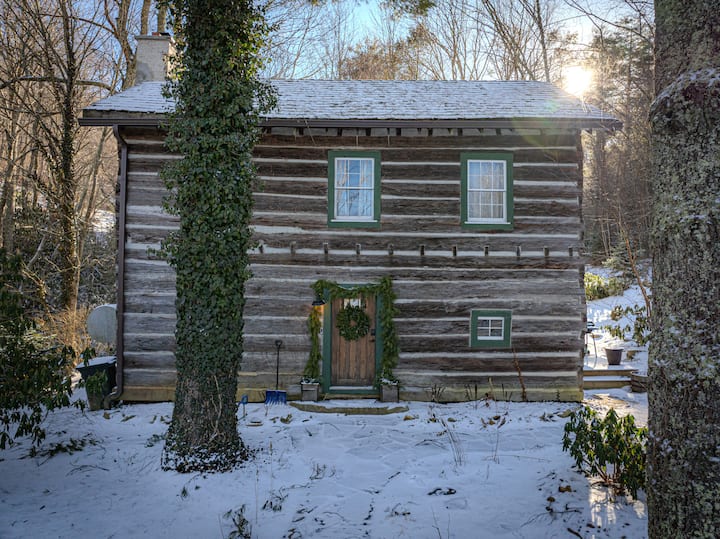 Riverside Ski Cabin | Hot Tub & King Bed - Banner Elk, NC
