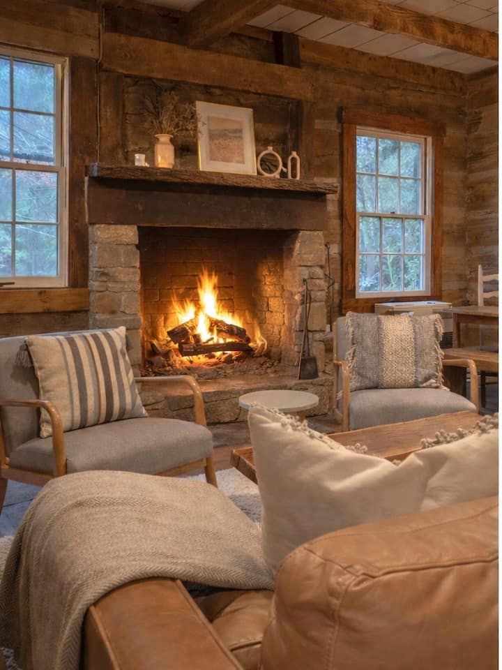 Historic Cabin With Fireplace & Hot Tub Near Sugar - Sugar Mountain, NC