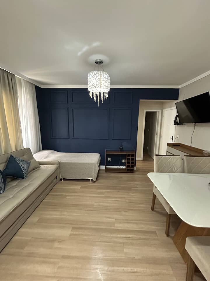 Lindo Apto Na Rua 1500 - Quadra Do Mar - Sem Vaga - Balneário Camboriú