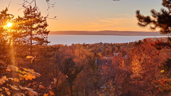 Enna's Cheerful Balaton Cottage With Lake View - Balatonvilágos
