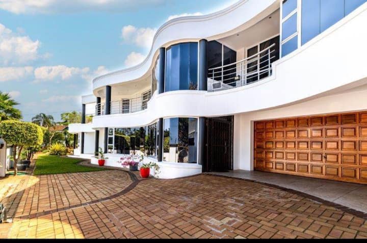 Merilen Bespoke Guest House - KwaMashu