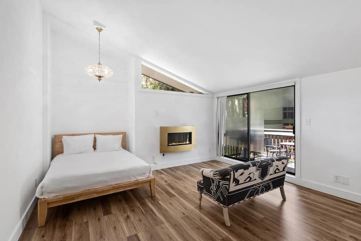 Studio 106: Hot Tub, Patio & Parking - Telluride, CO